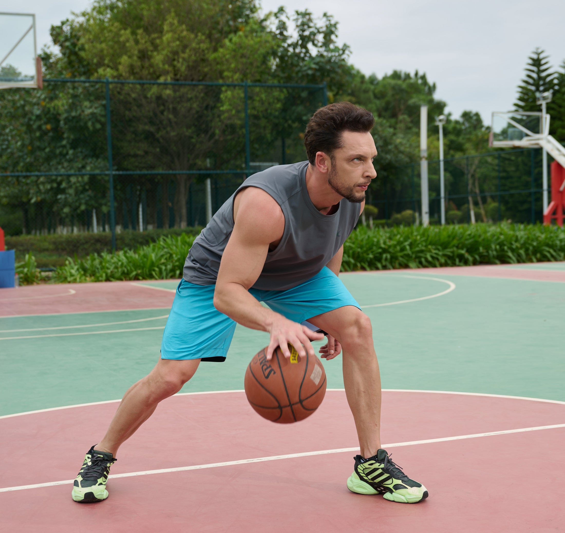 How to Practice Basketball Alone: Tips for Solo Sessions – EZRUN SPORTS